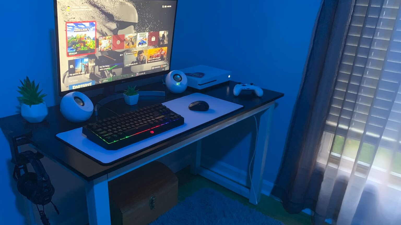 34 Unique Black And White Gaming Setup Ideas With Accessories In 2024 ...